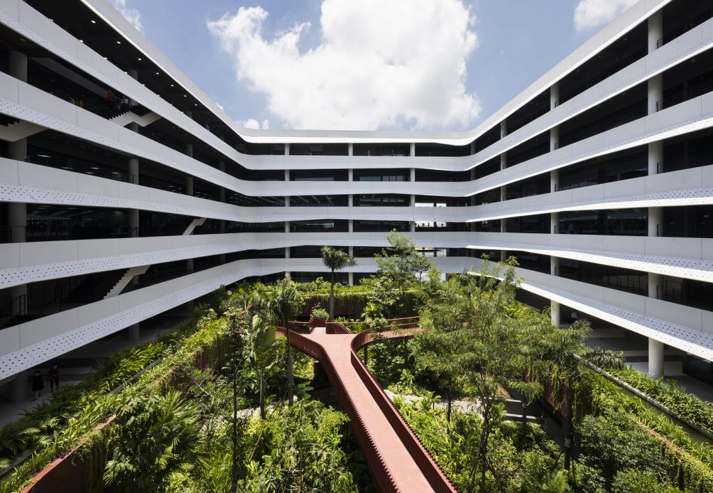 Toà nhà F-Town 3 của FPT Software lọt top công trình kiến trúc Sinh khí ...